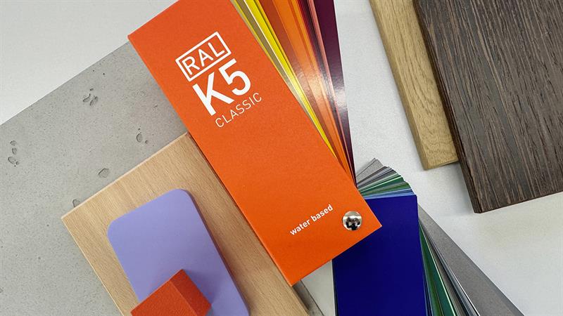 Colour fan RAL CLASSIC K5 gloss water based | RAL Colours