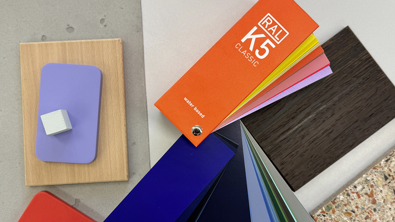 Colour fan RAL CLASSIC K5 semi-matt water based | RAL Colours