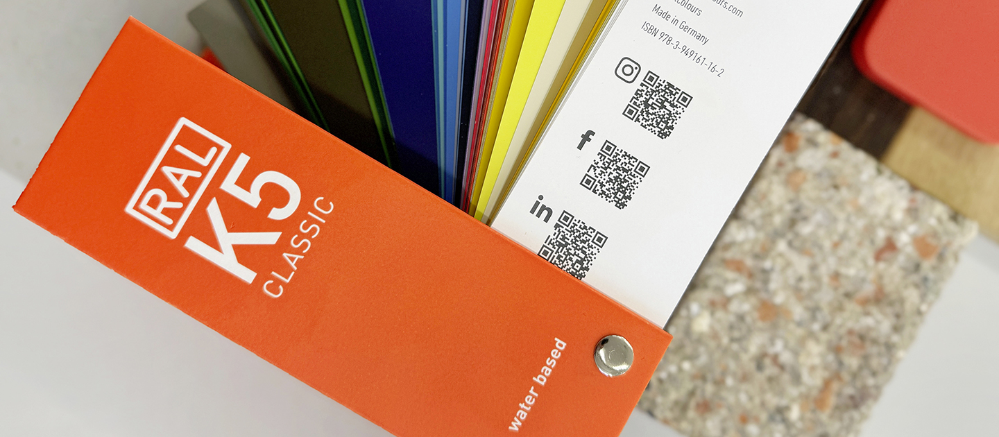 Colour fan RAL CLASSIC K5 semi-matt water based | RAL Colours